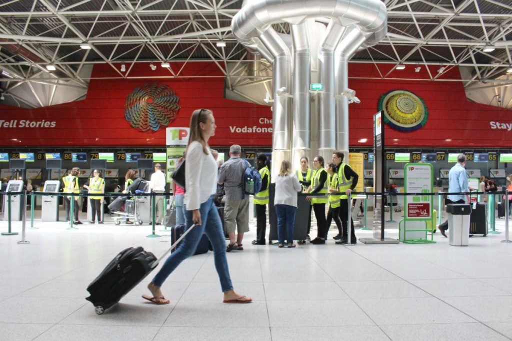 SIM Card at Lisbon Airport: Best 2024 Guide for Tourists